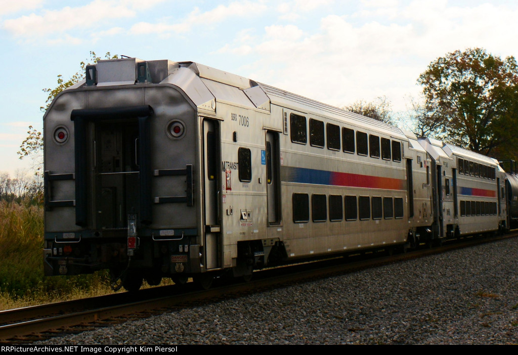 BBRX 7006 on Rear of NS Train 18G